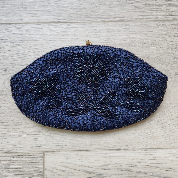 Richere | Bags | Vintage Richere Navy Blue Beaded Clutch Floral Pattern ...